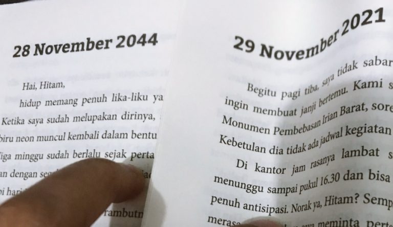 Review Novel Hitam 2045 - sejenak.id